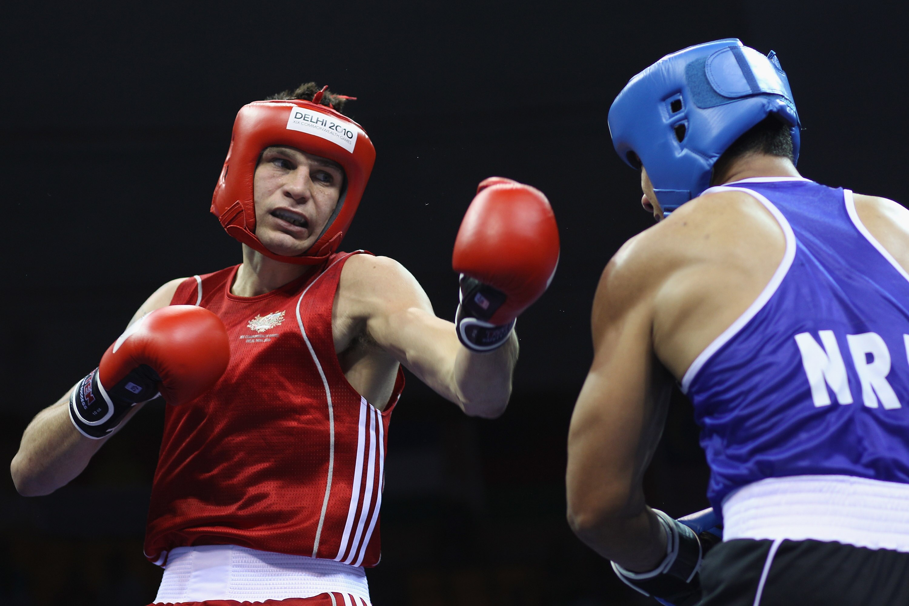 Boxer Hooper apologises for Aboriginal shirt - ABC News