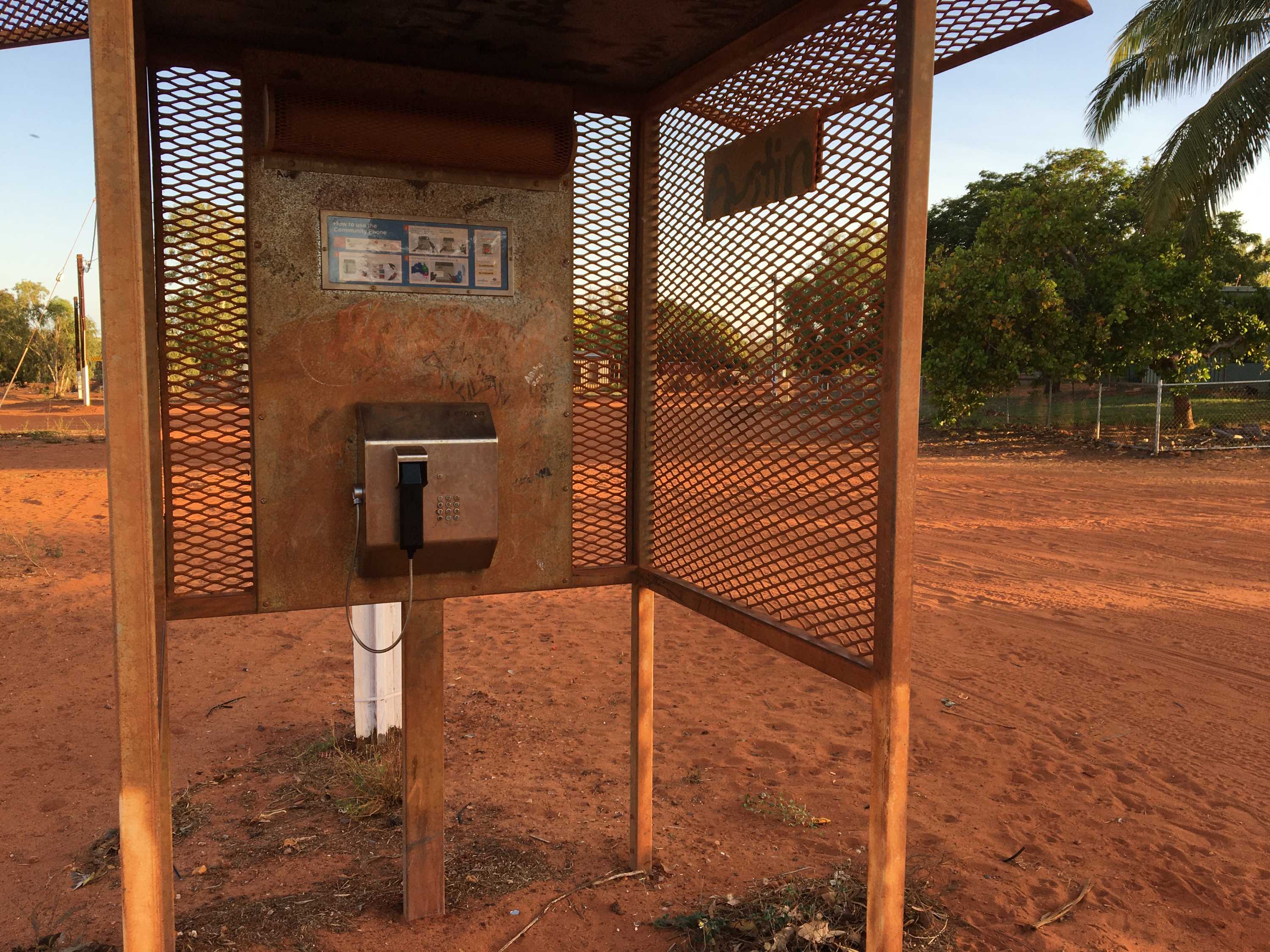 Slow remote mobile services frustrate locals - ABC listen