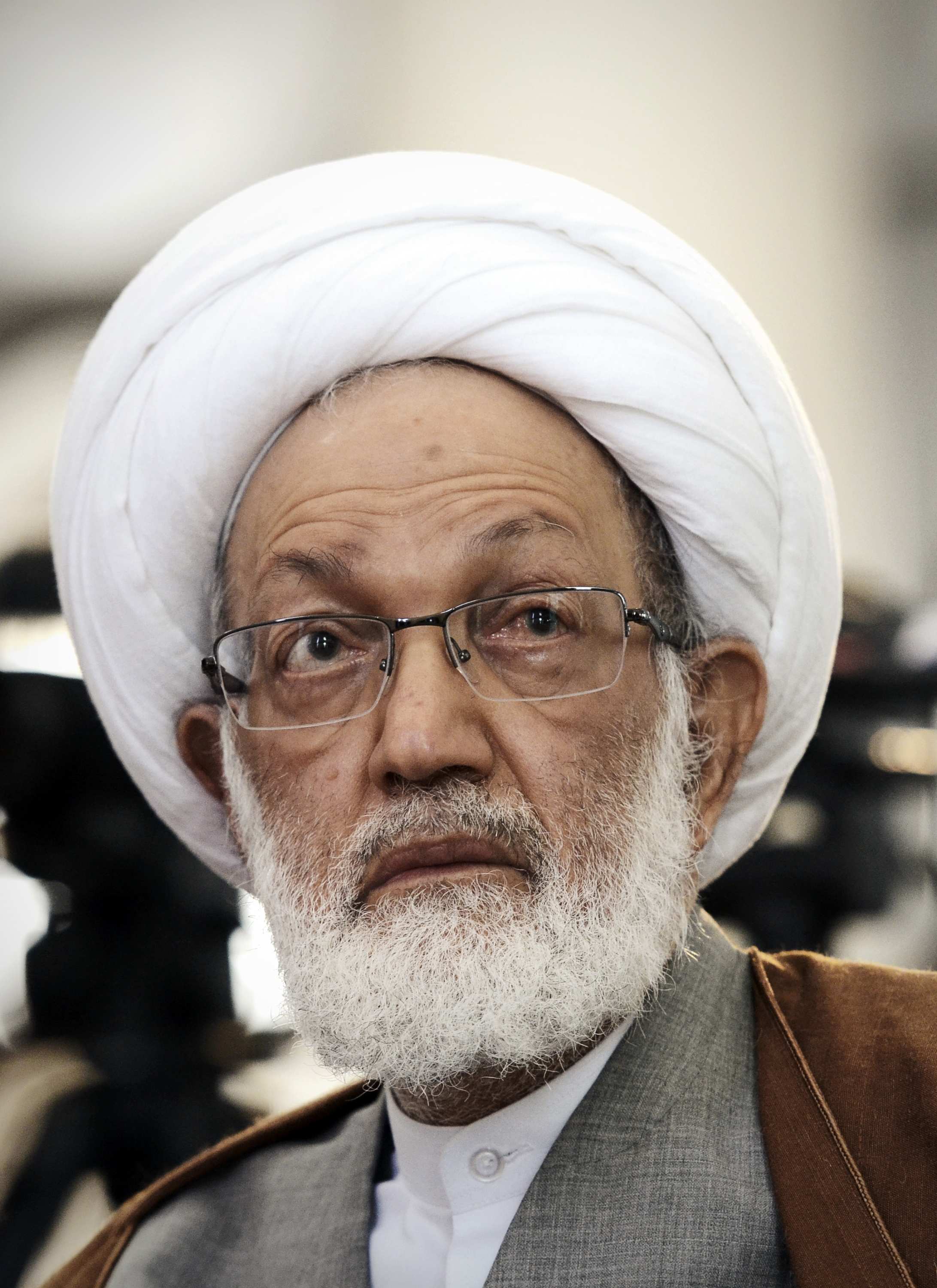 Bahrain revokes citizenship of top Shiite cleric Sheikh Isa Qassim for ...