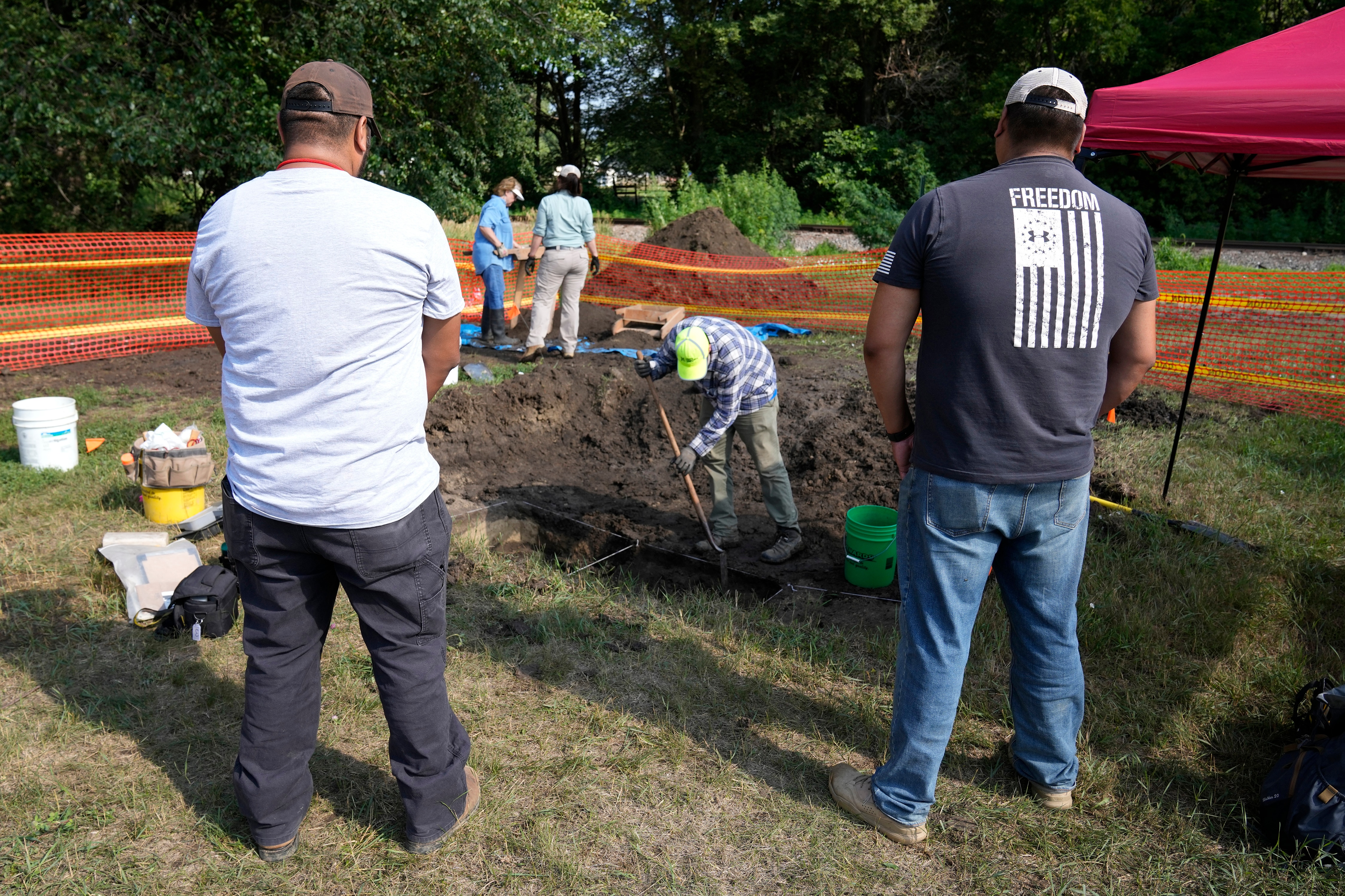 Archaeologists search soil outside former Nebraska boarding school for ...