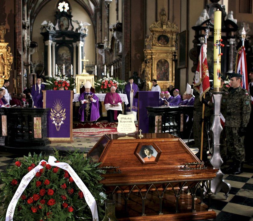 Copernicus reburied after 467 years - ABC News