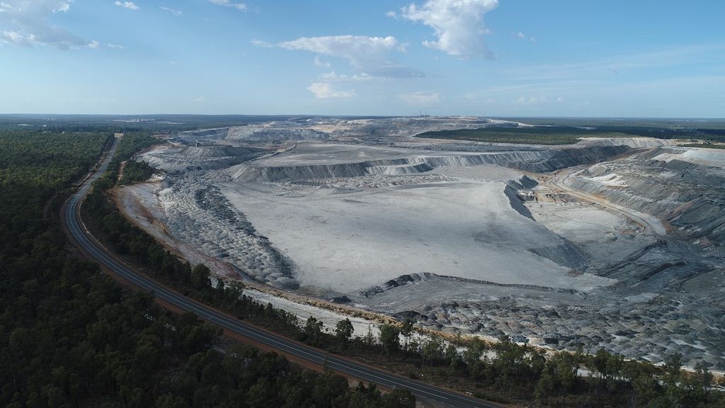 Locals concerned about future of Collie coal mine - ABC News
