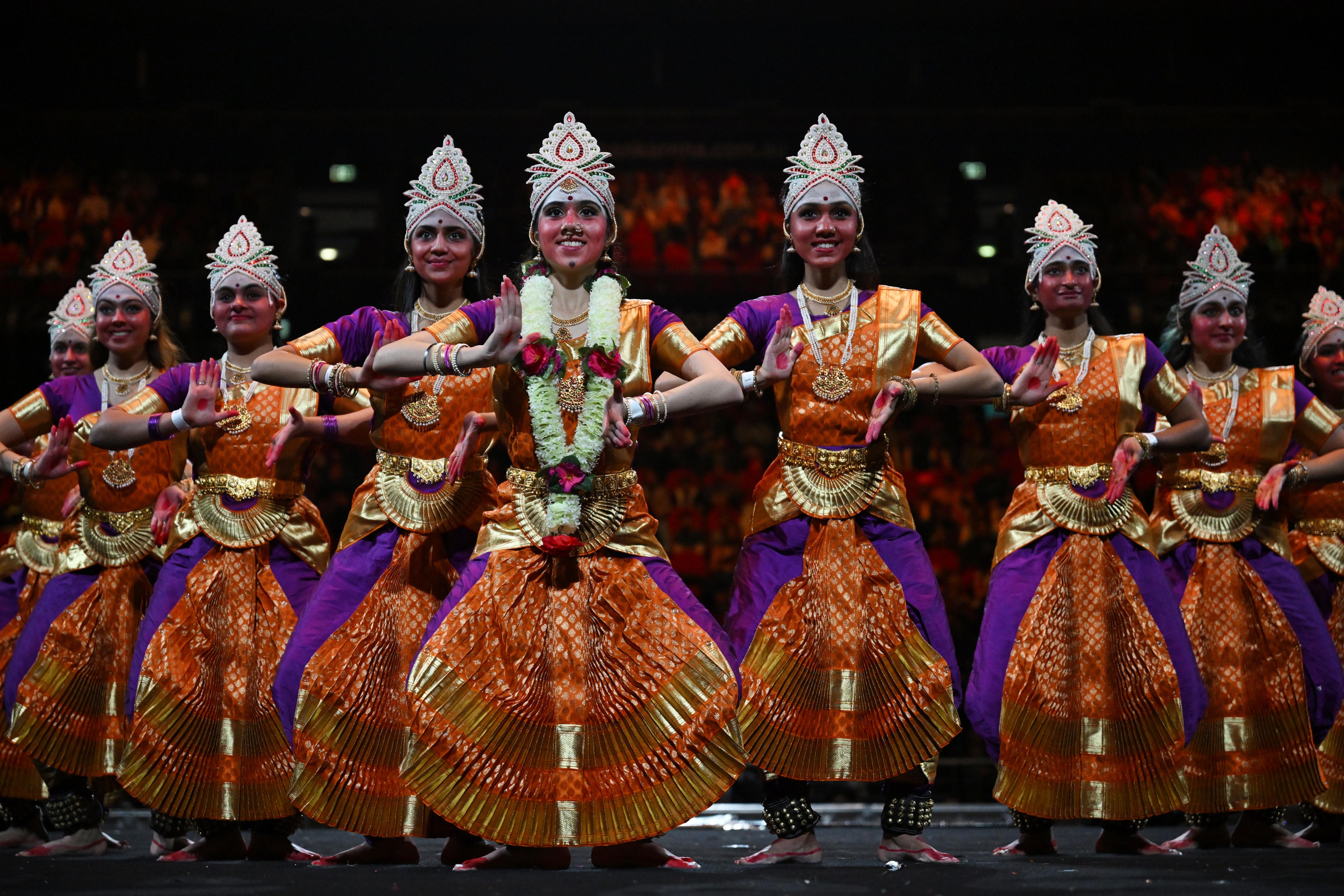 Indian Prime Minister Narendra Modi gets rockstar welcome as he ...