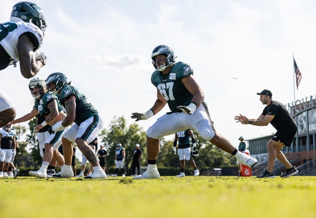 Before the Philadelphia Eagles, rookie Laekin Vakalahi had never played ...