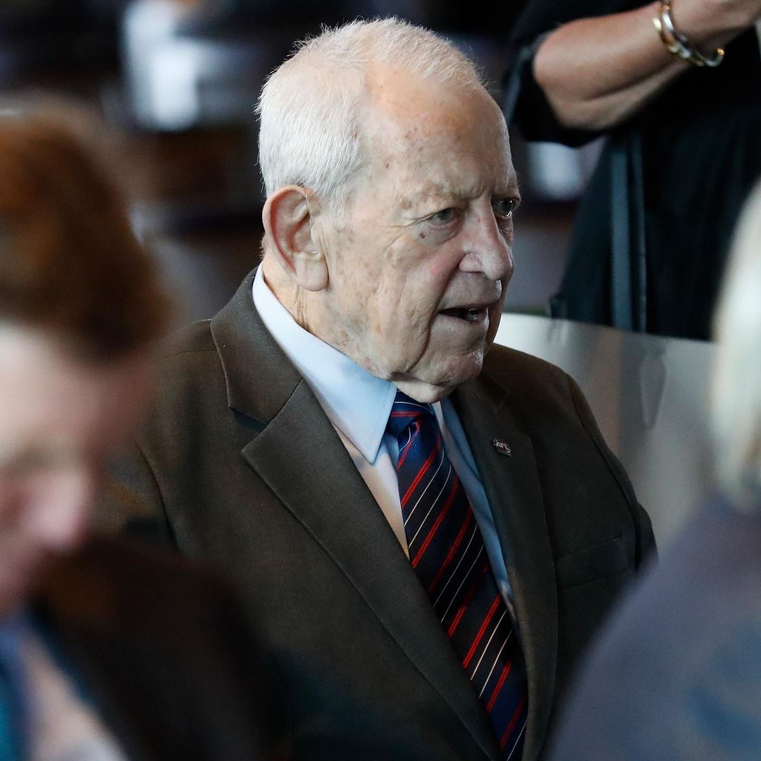 AFL mourns death of 'visionary' North Melbourne legend Allen Aylett ...