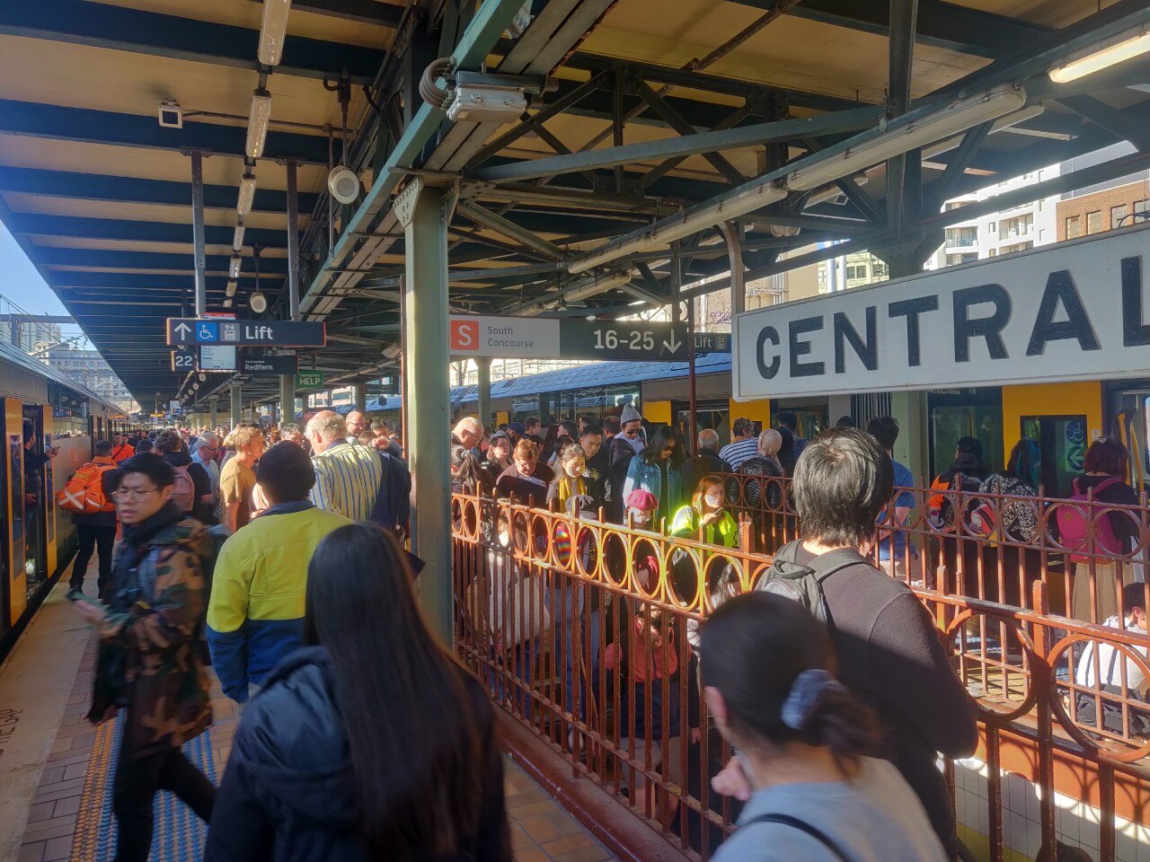 Sydney Trains chaos continues as commuters struggle amid delays ...