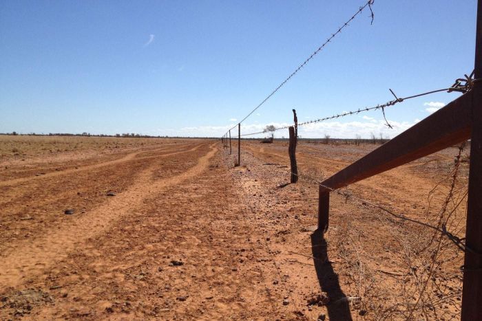 Grey Nomads supporting drought towns - ABC listen