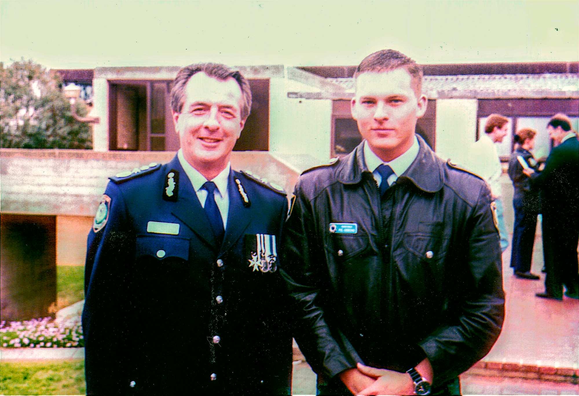 Former ASIO officer sues Queensland police, alleging deadly chokehold ...