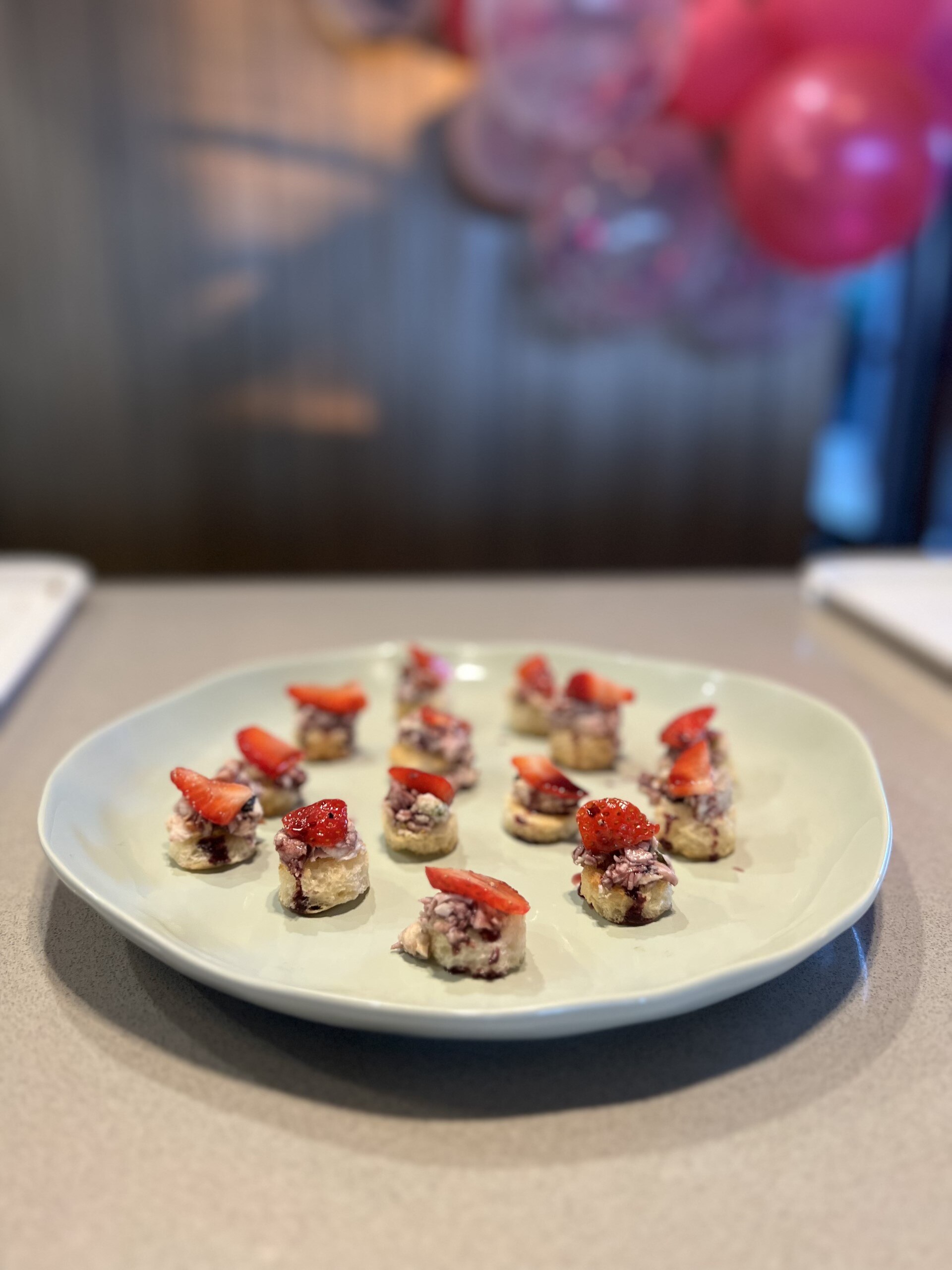 Smoked chicken on brioche, with pickled strawberries and red wine ...