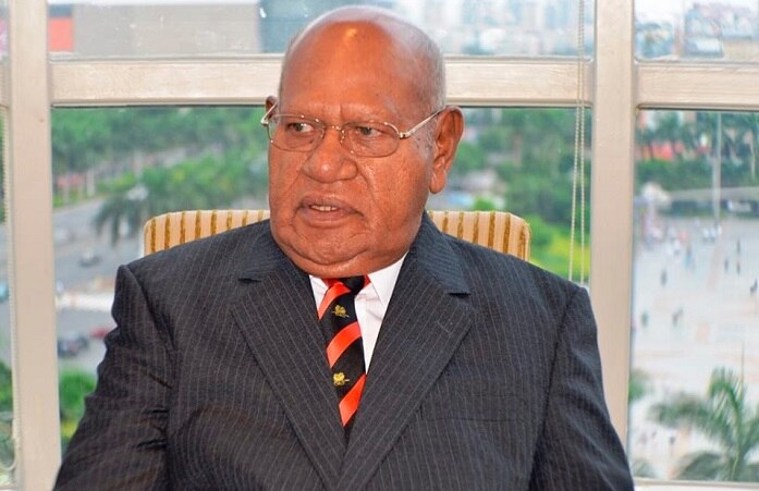 Bougainville president Dr John Momis itoktok long PNG palamen - ABC News