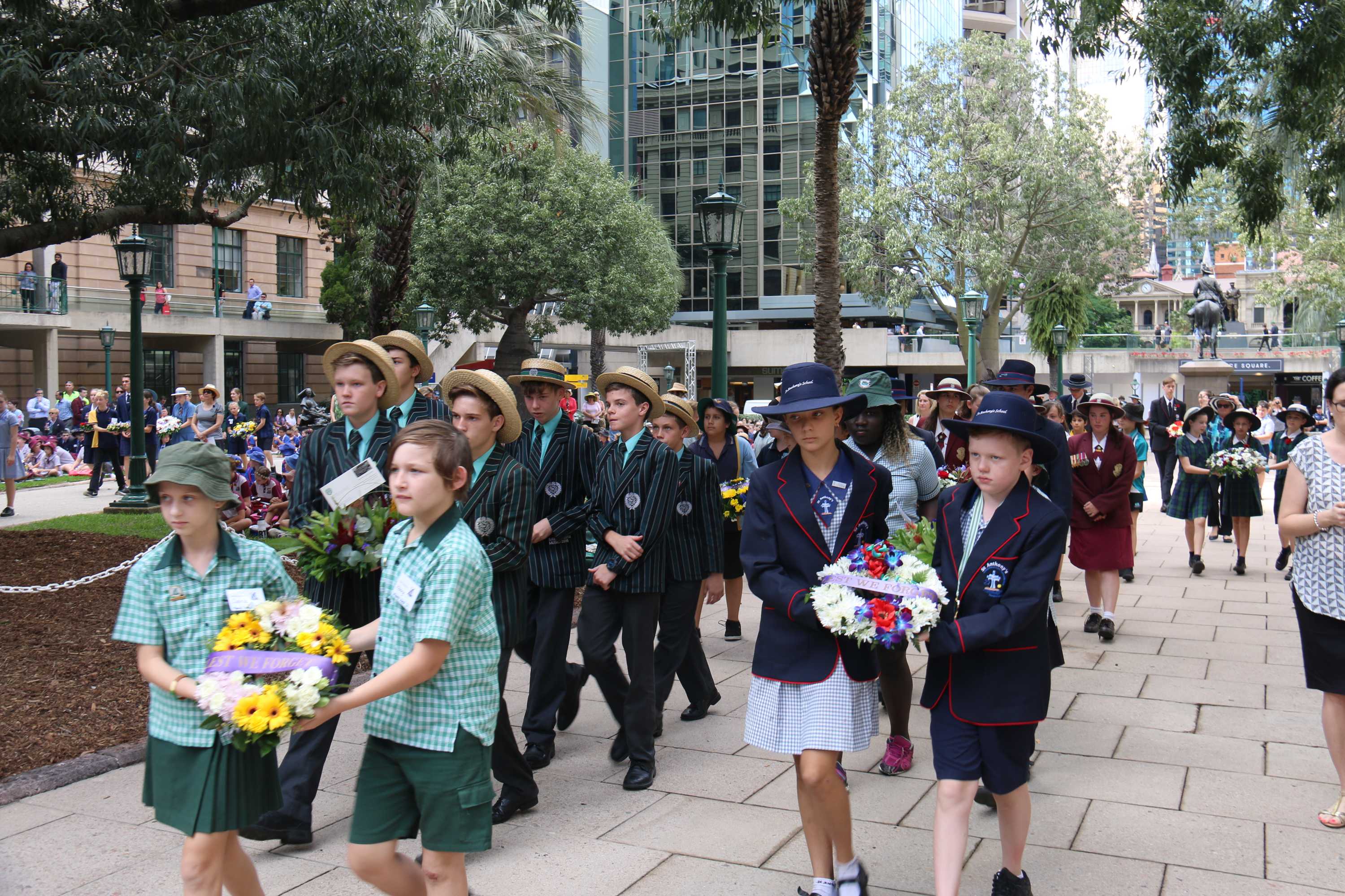 Anzac Day: Students commemorate fallen soldiers ahead of official ...