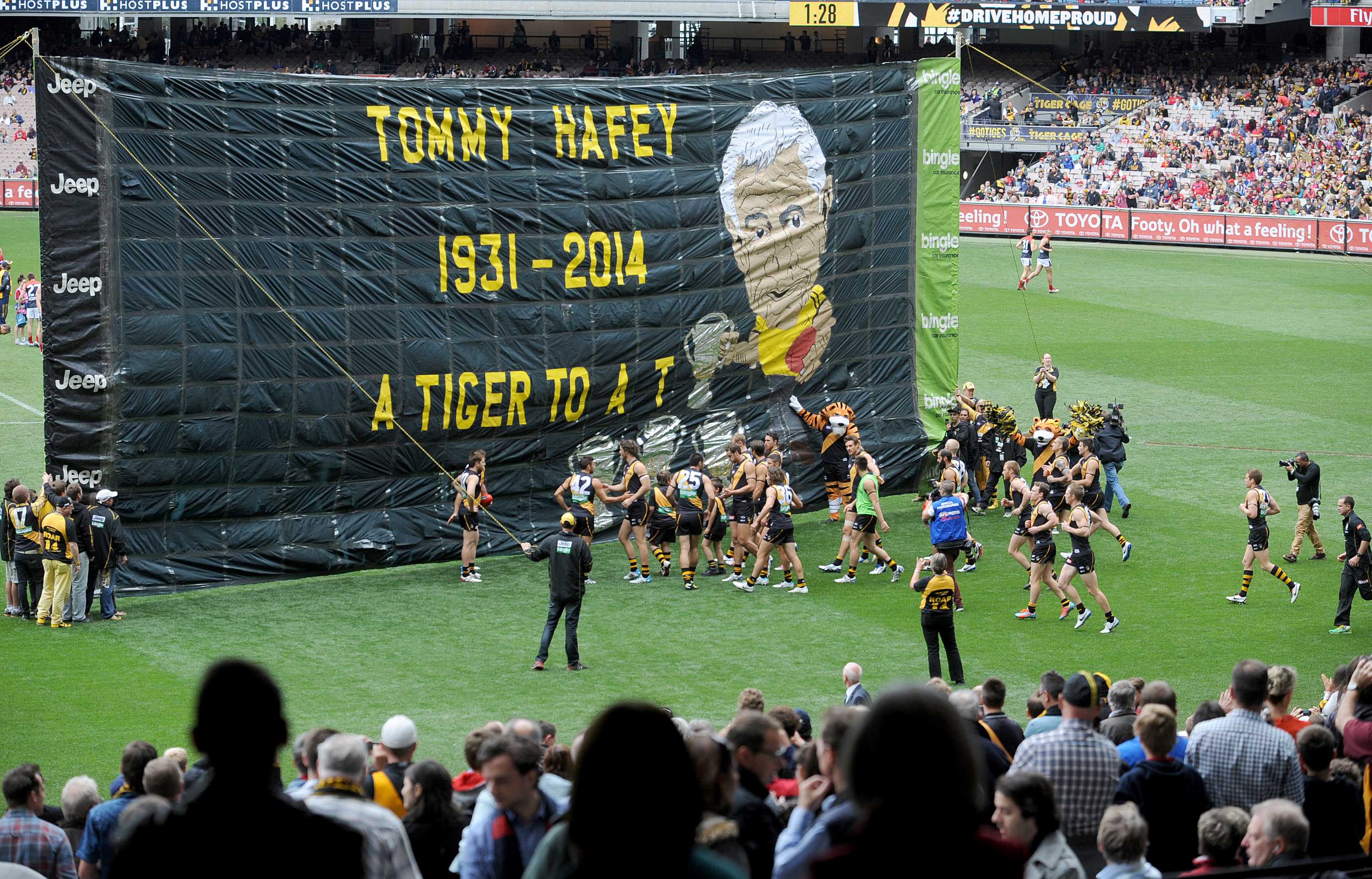 Melbourne Demons beat Richmond as Tigers farewell Tom Hafey at the MCG ...