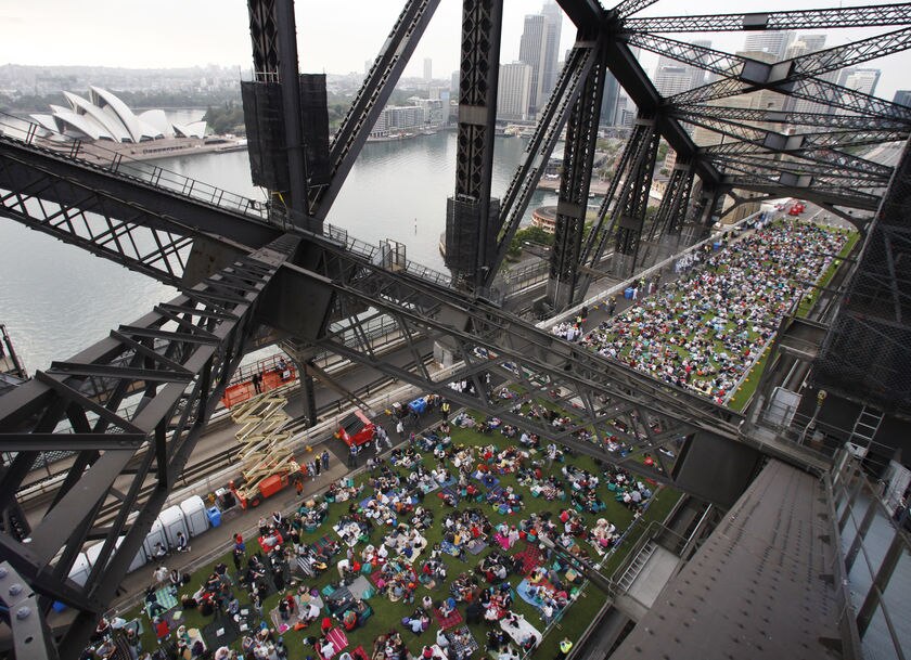 Harbour Bridge picnic may become annual - ABC News