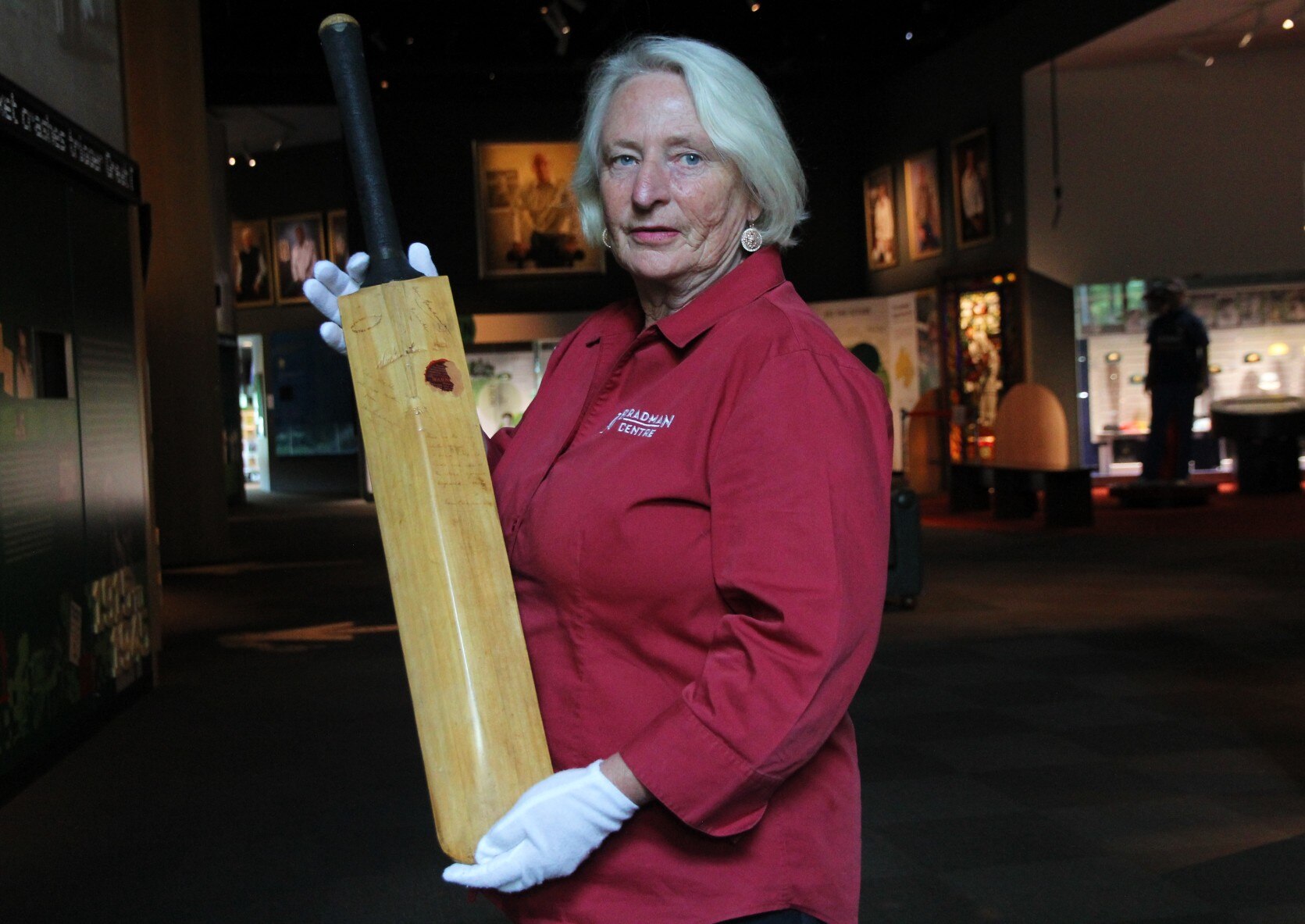 Top 10 Most Expensive Cricket Bat Till 2024 - Bollywood Celeb Net Worth