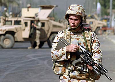 Australian soldiers injured in Iraq crash - ABC News