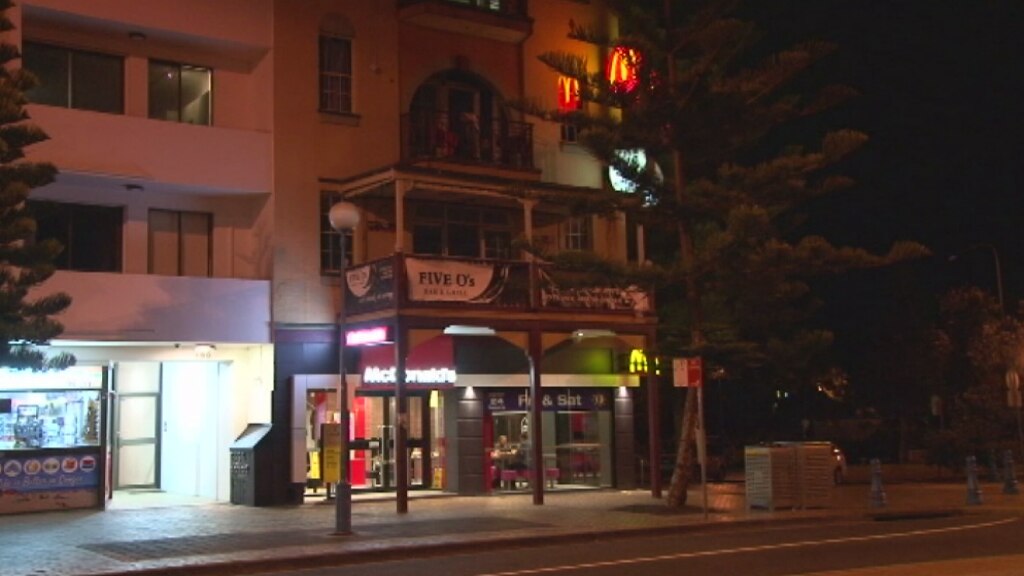 Man falls from balcony of Coogee backpackers hostel while police at ...