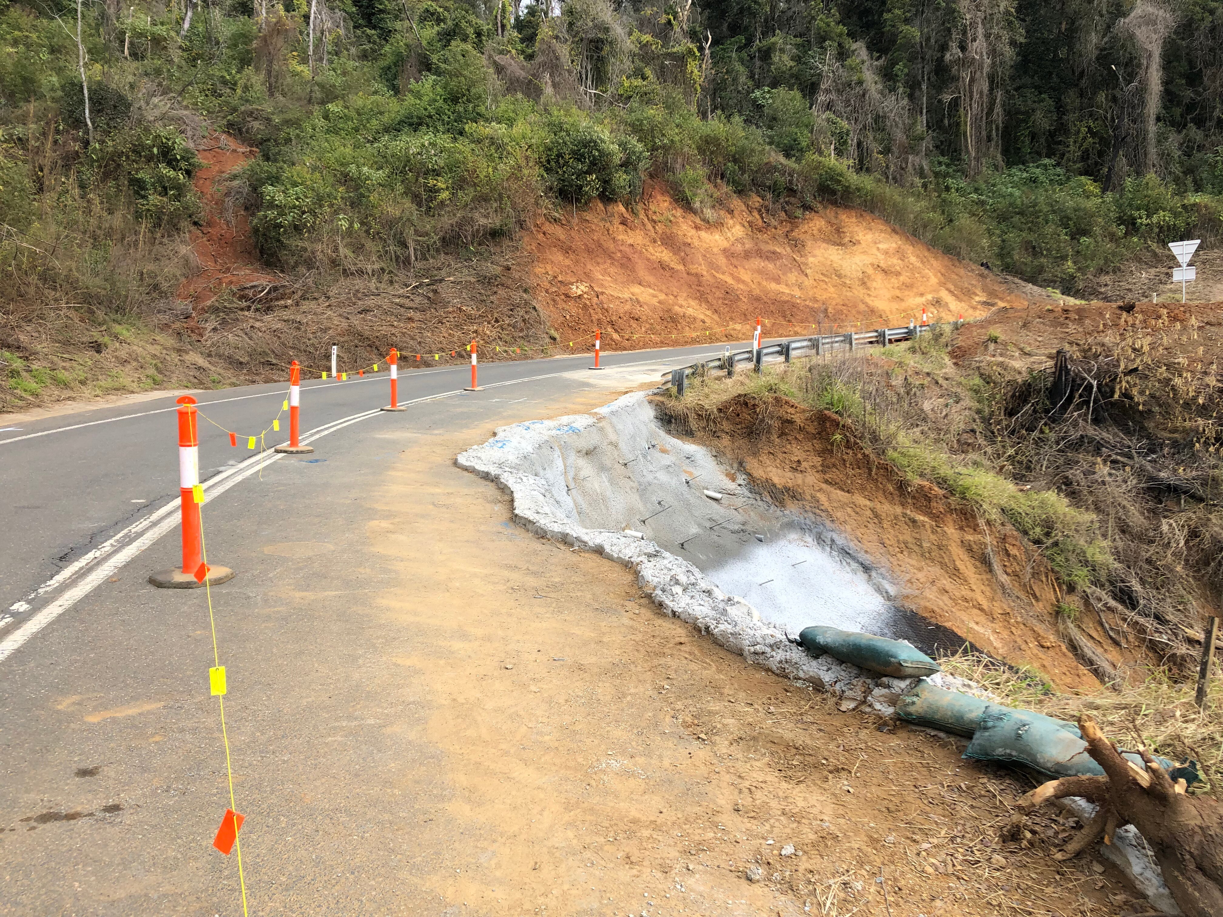 Part of Oxley Highway linking the NSW Mid North Coast to Tablelands to ...