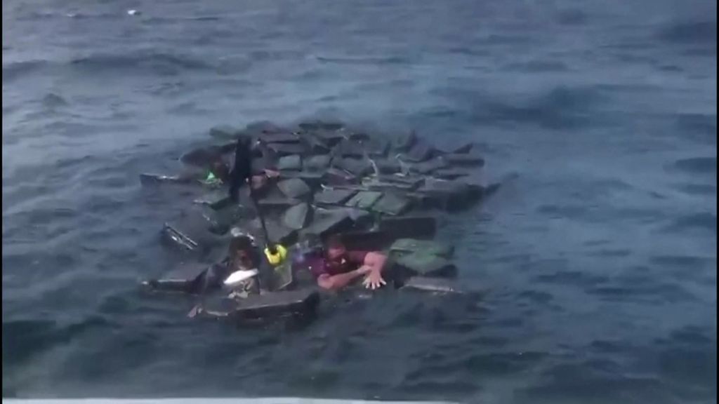 Drug smugglers rescued after using cocaine packs as floaties - ABC News
