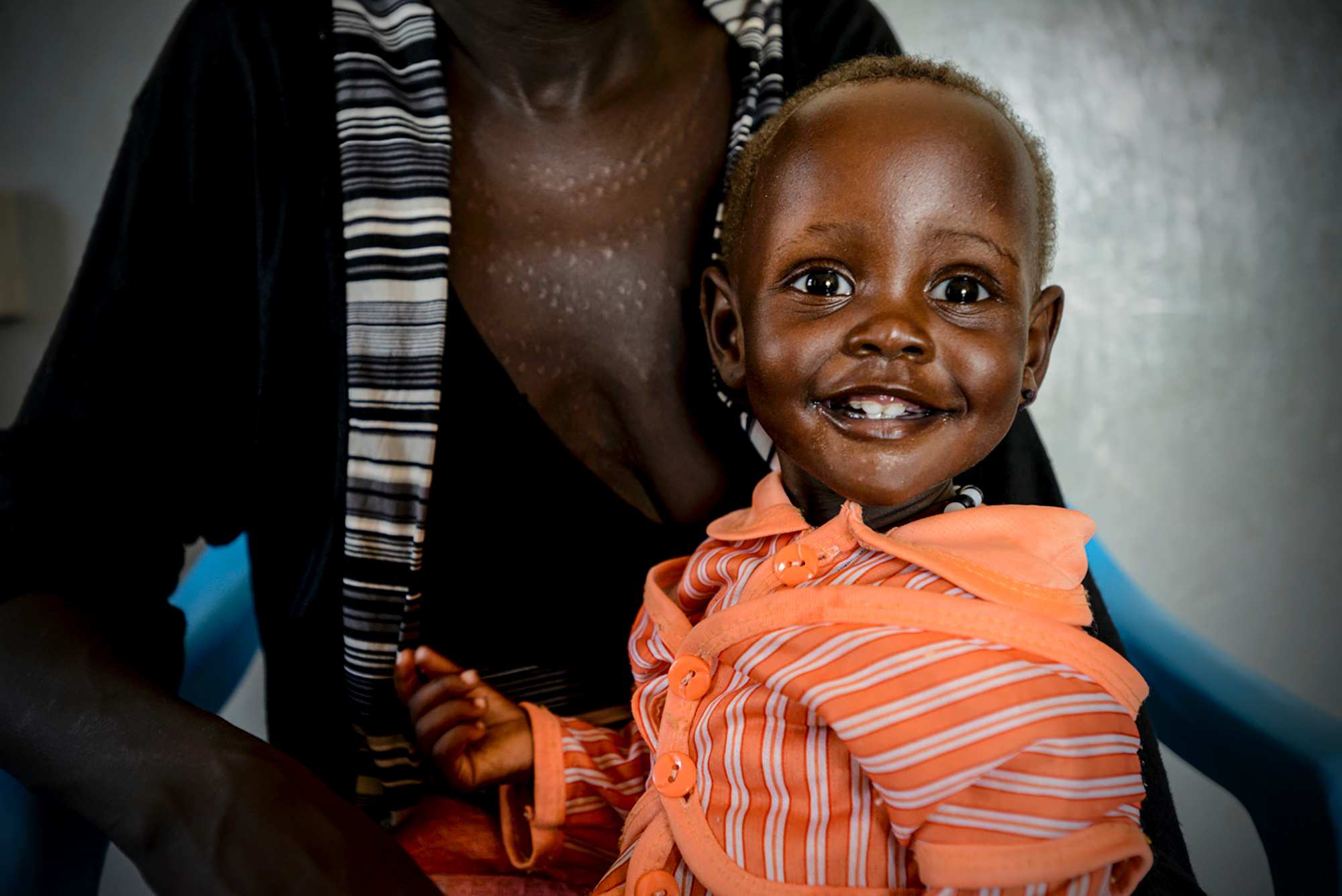 'Infectious and innocent' smiles from children in war zones - ABC News