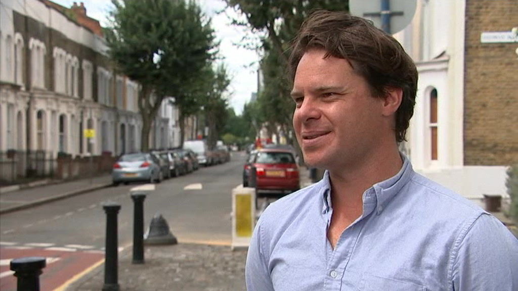 Andre Spicer and his five-year-old daughter were fined for selling ...