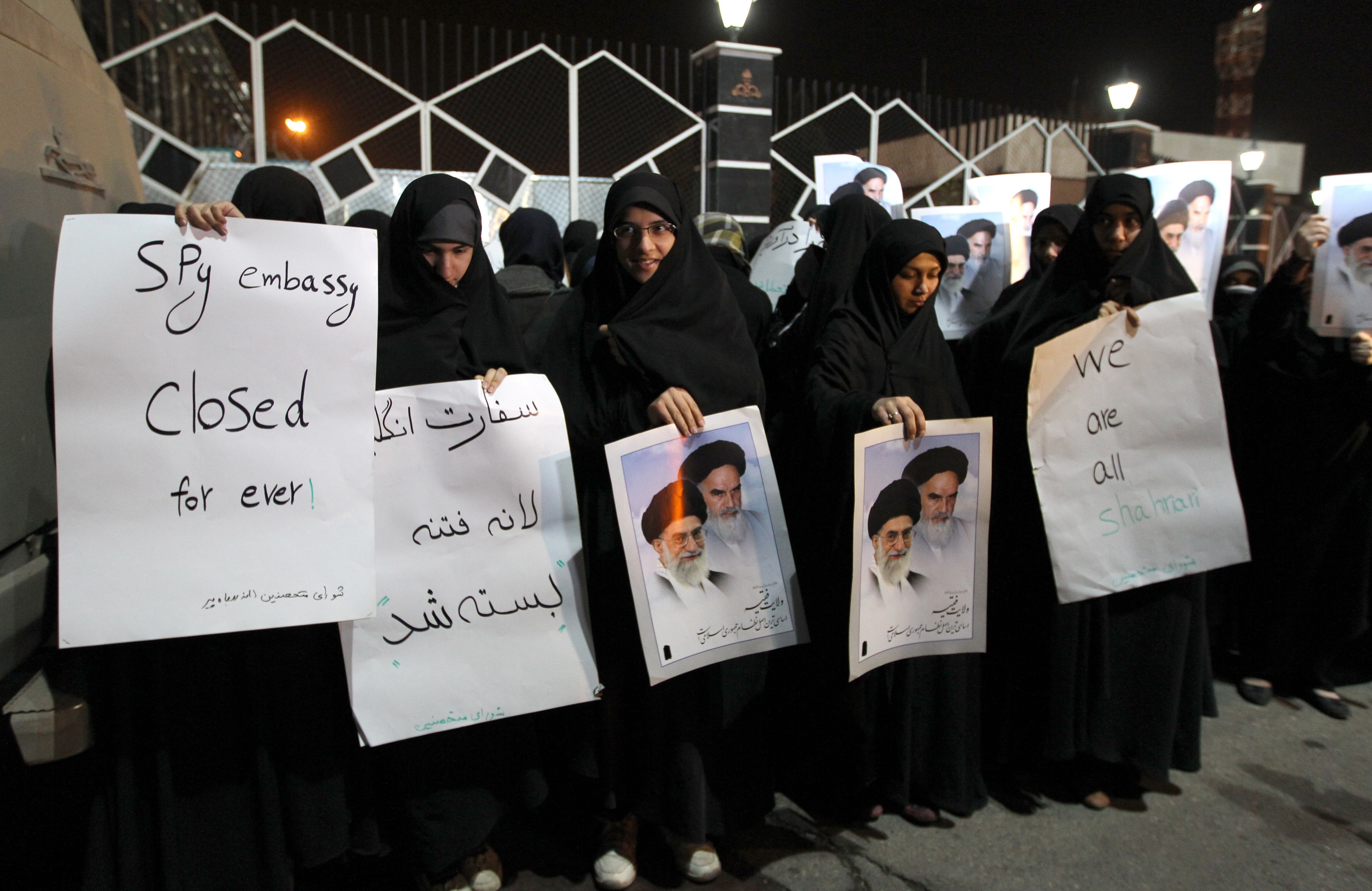 Iran diplomats return home to heroes' welcome - ABC News