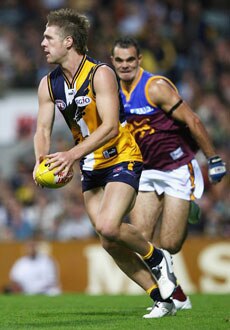 Eagles maintain unbeaten streak - ABC News