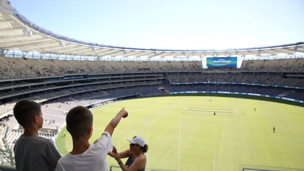 Perth's new stadium opens to the public - ABC News