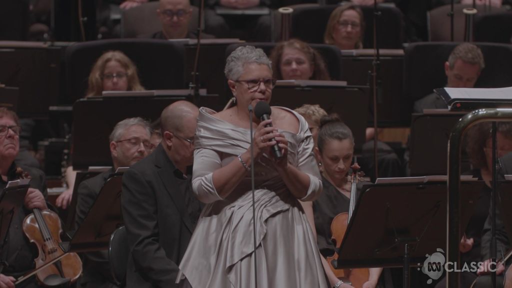 Aboriginal Australian soprano Deborah Cheetham reacts to Voice result ...