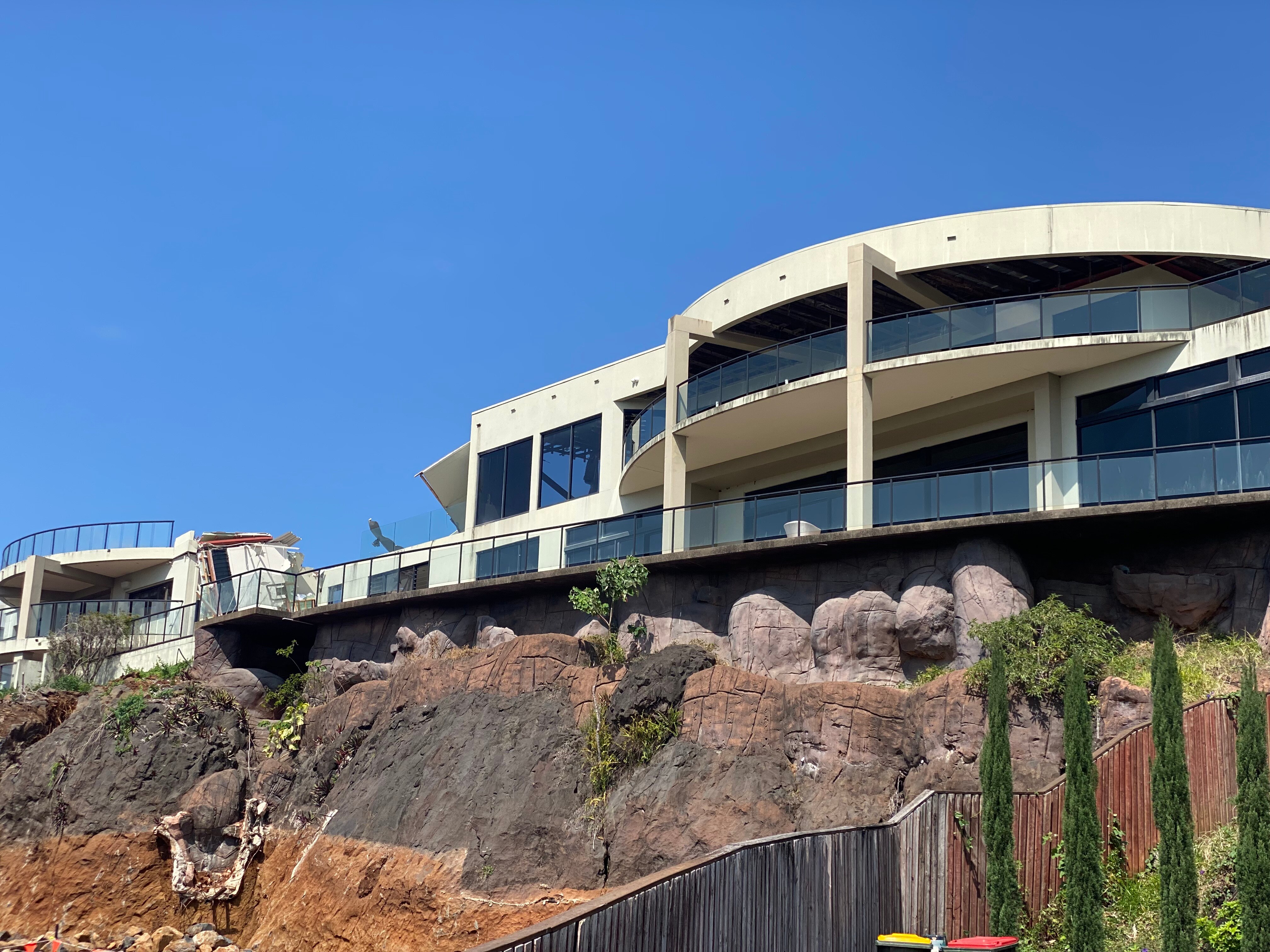 Demolition of controversial Qld mega-mansion underway after remaining ...