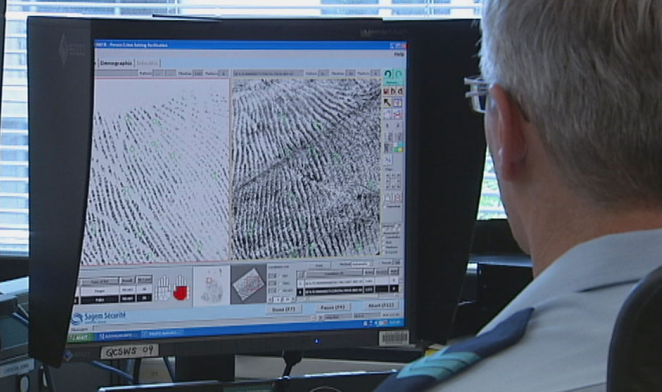 Qld police showcase new fingerprint technology to US authorities - ABC News