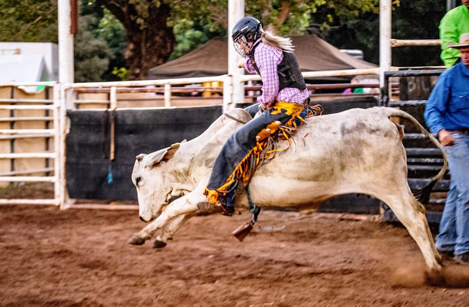 Bull rider Ruth Vogelsang battles through injury to take on both men ...