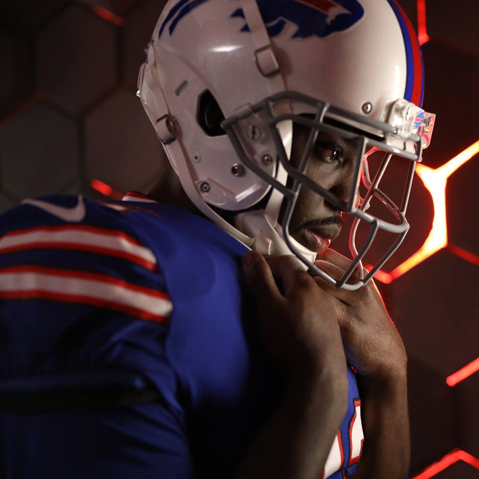 NFL player Vontae Davis retires half-way through Buffalo Bills game ...