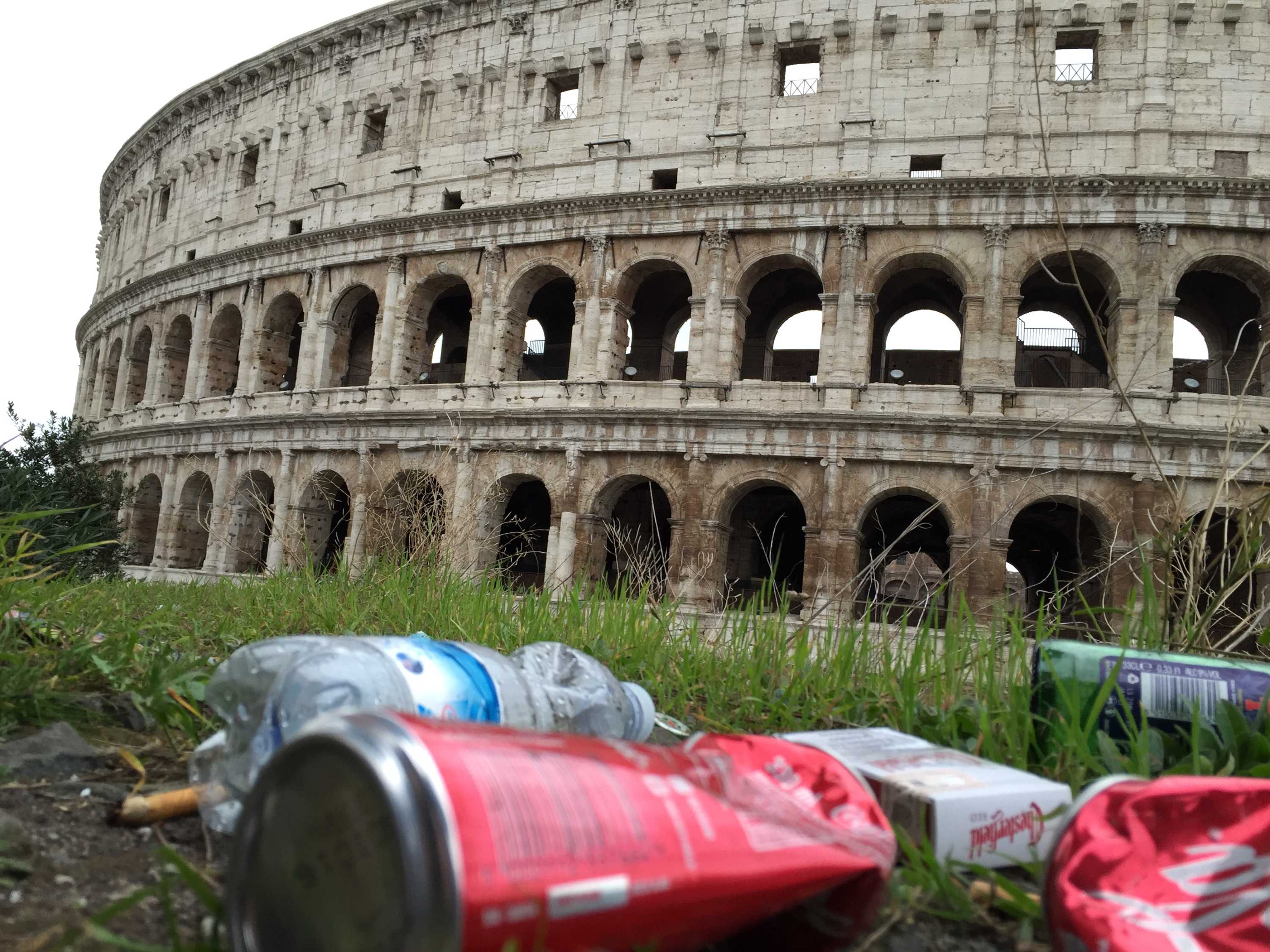 Rome's prestige in ruins as ancient city drowns in rubbish, rats - ABC News