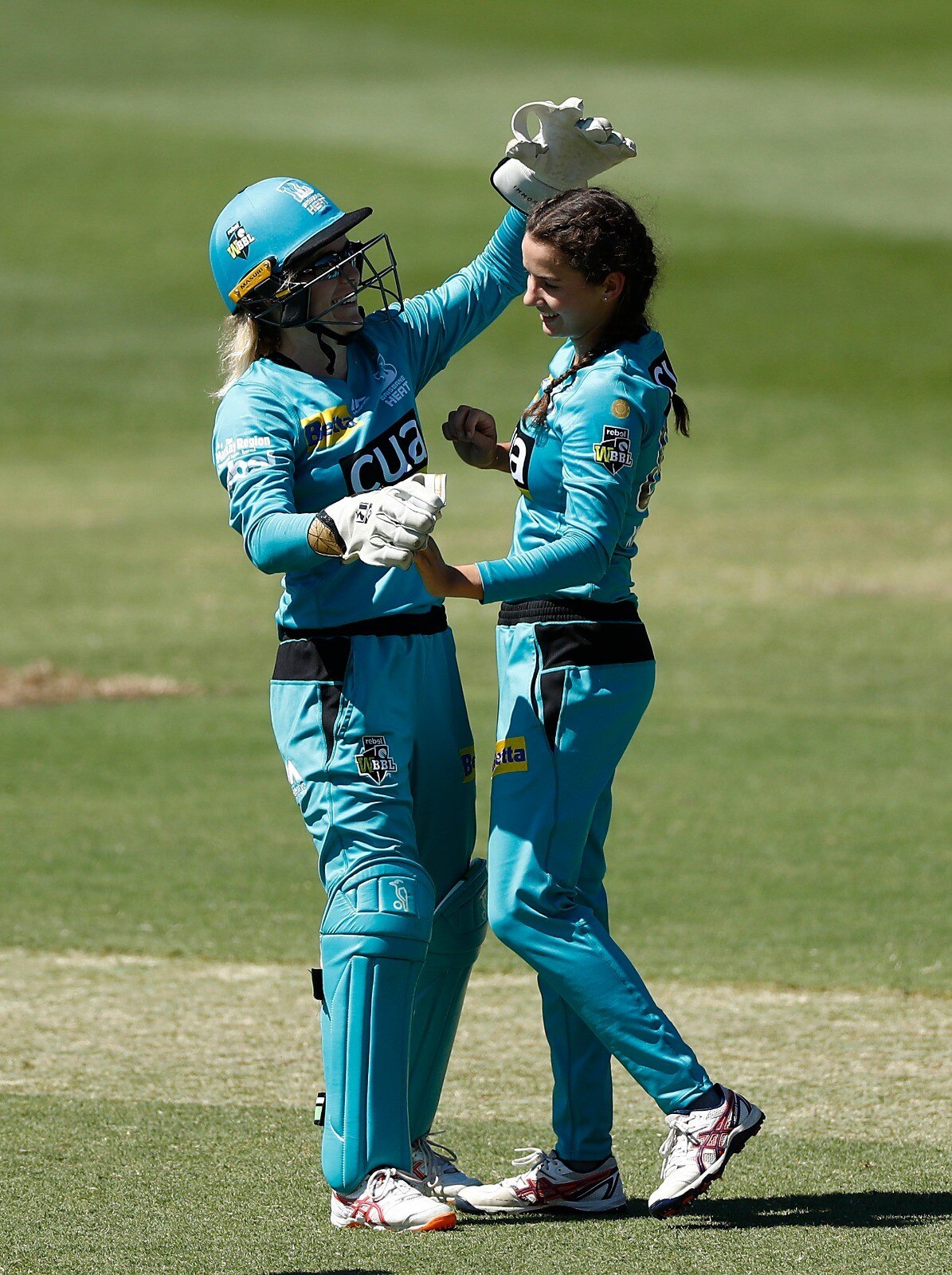 Teenager Charli Knott finishes year 12 exams from Women's Big Bash ...