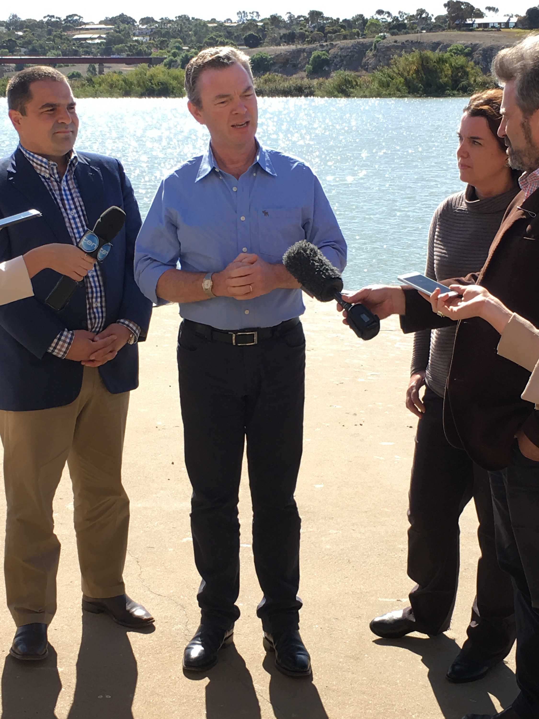 Herpes virus to be used in fight against carp in Murray River ...