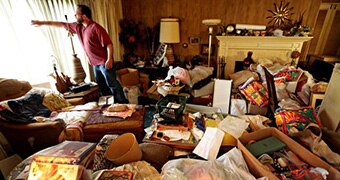 'Bondi hoarders' pay cleaning debts, avoid eviction - ABC News