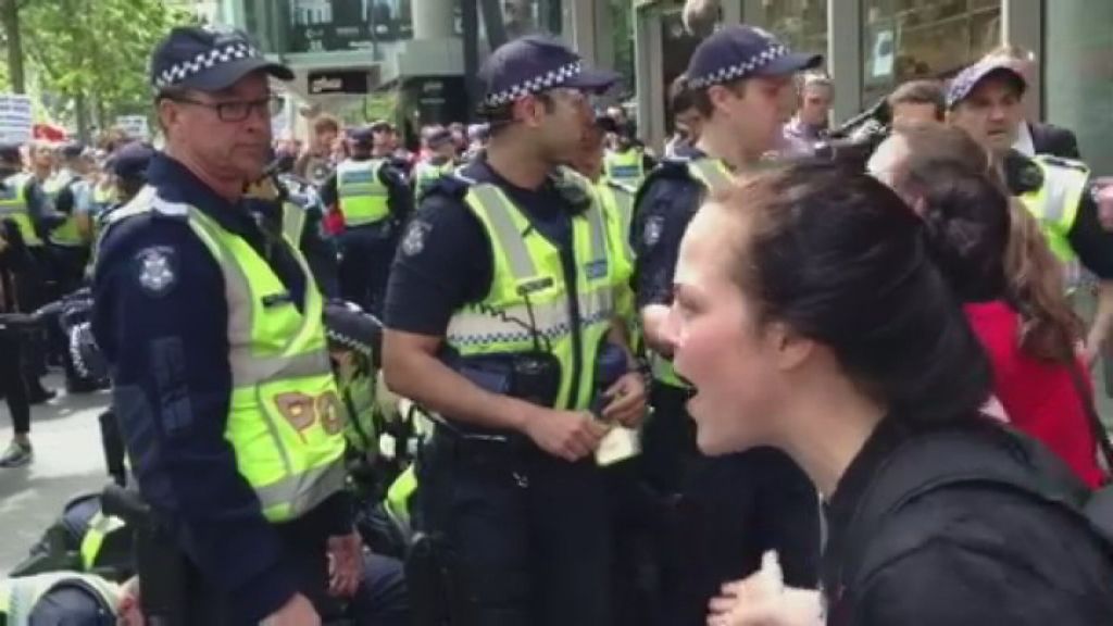 Angry students protest in central Melbourne - ABC News