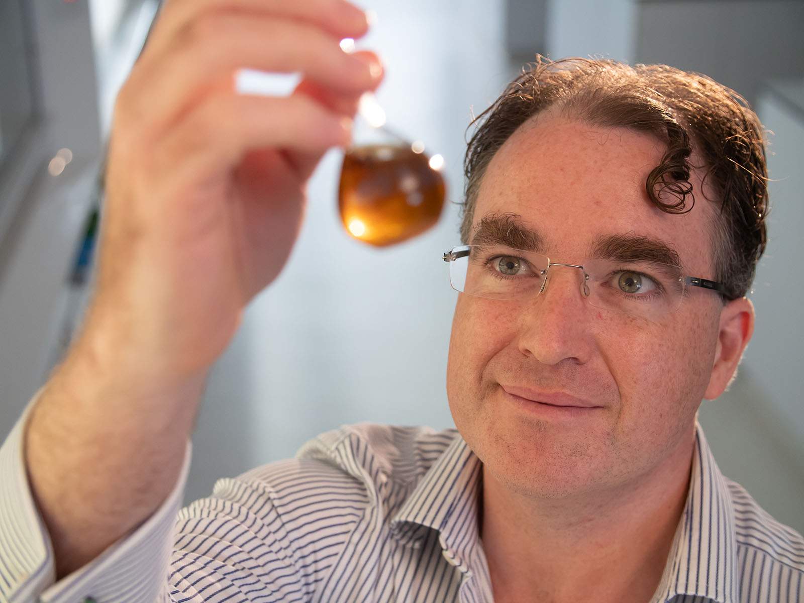 Prime Minister's science prize honours Brisbane researcher's crystal ...