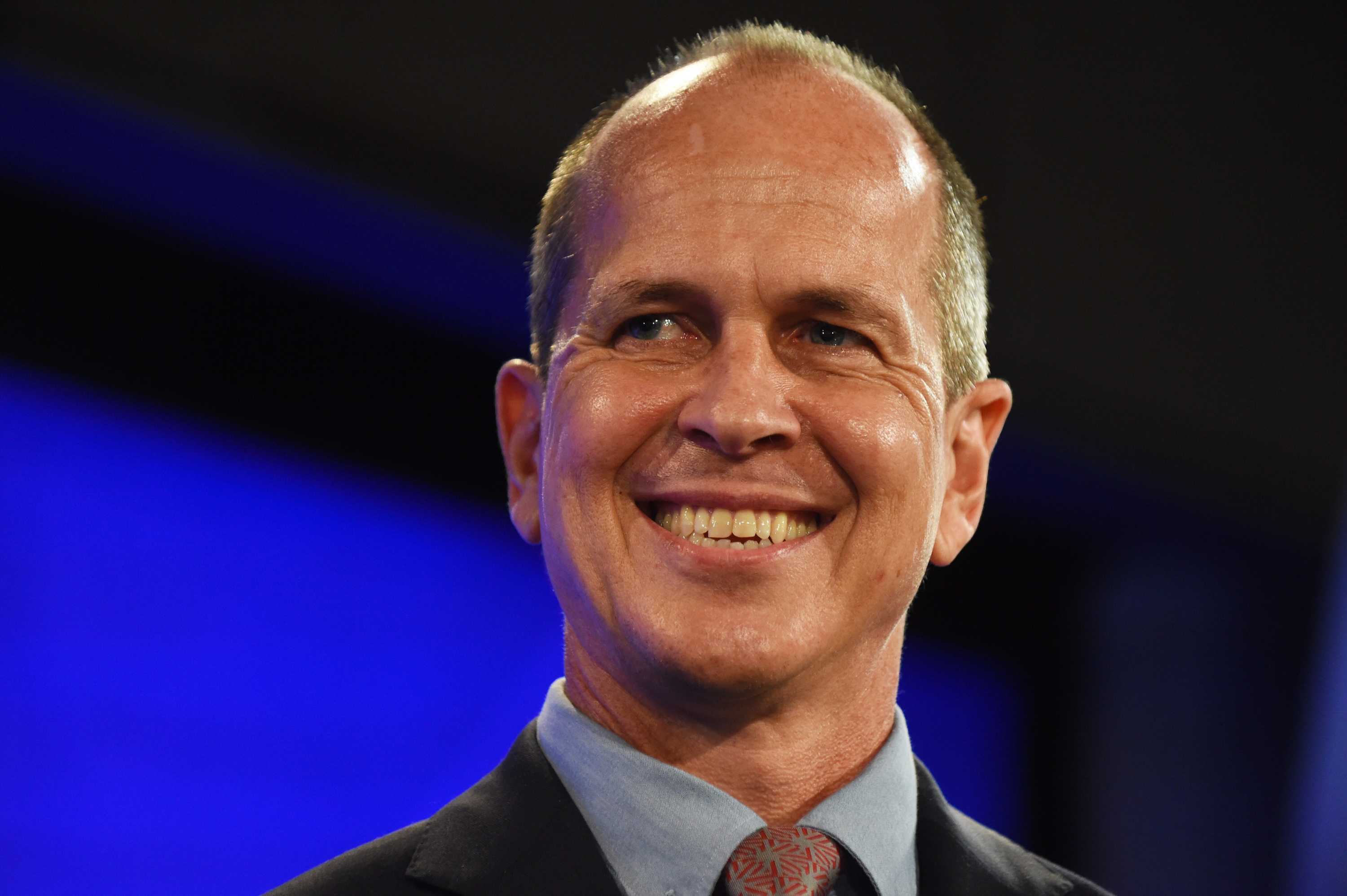 Peter Greste 'deeply concerned' about Al Jazeera colleagues still ...
