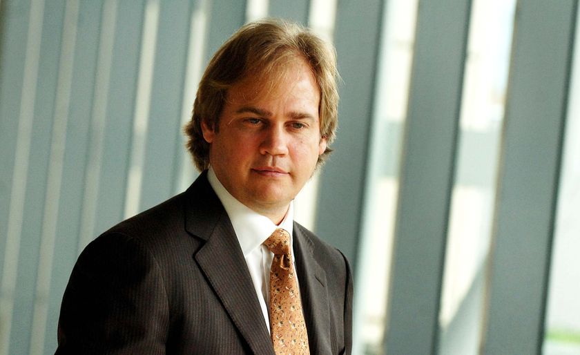 Groves, wife sold 19 million ABC shares - ABC News