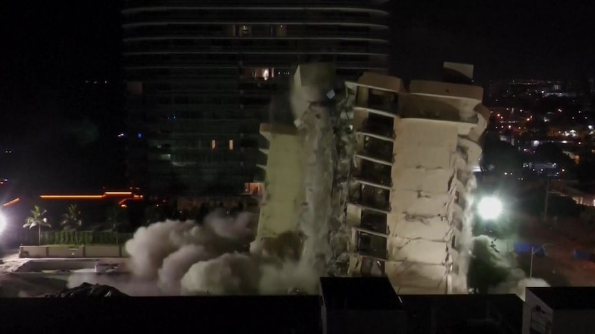 Partially collapsed Miami building destroyed in controlled demolition ... Partially collapsed Miami building destroyed in controlled demolition ...