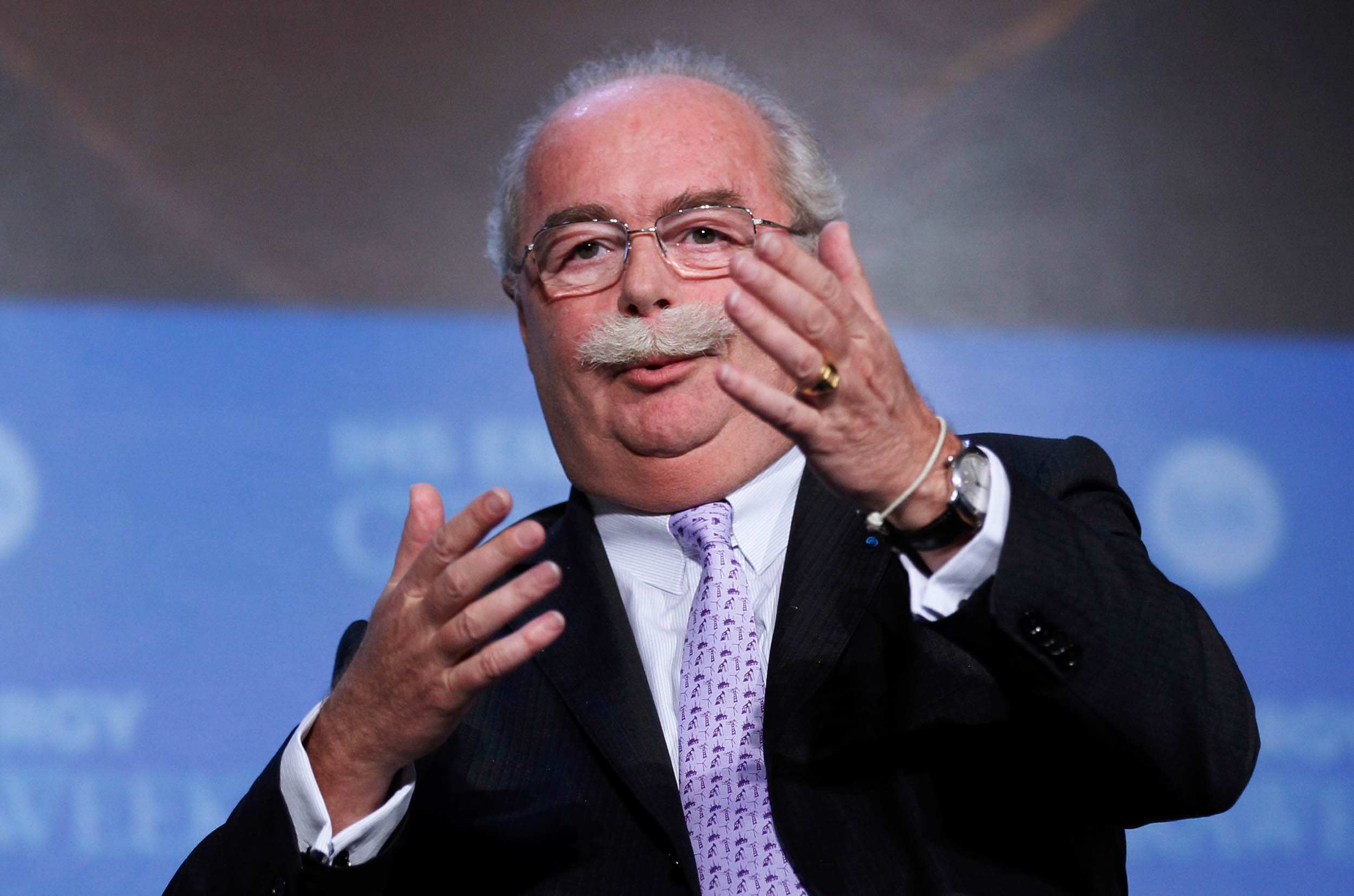 Christophe de Margerie, CEO of oil giant Total, killed as private jet ...