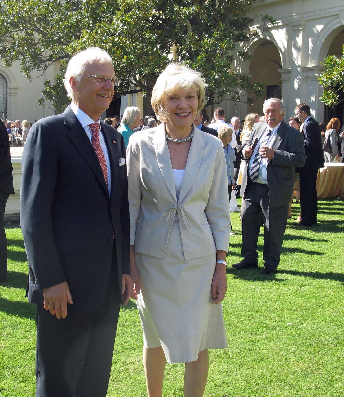 Chernov sworn in as Victoria's new Governor - ABC News