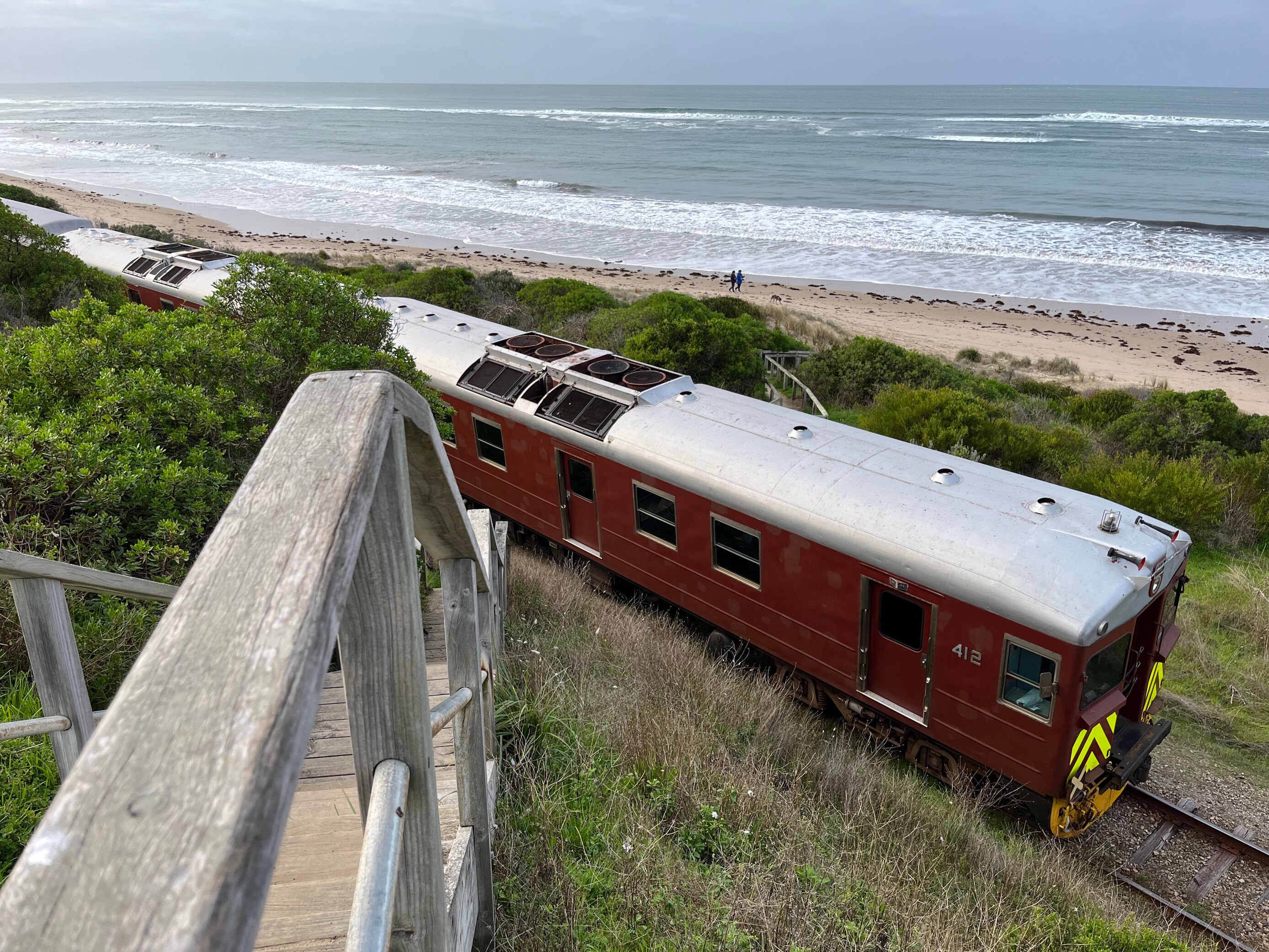 Cockle Train derails 2km out of Victor Harbor - ABC listen
