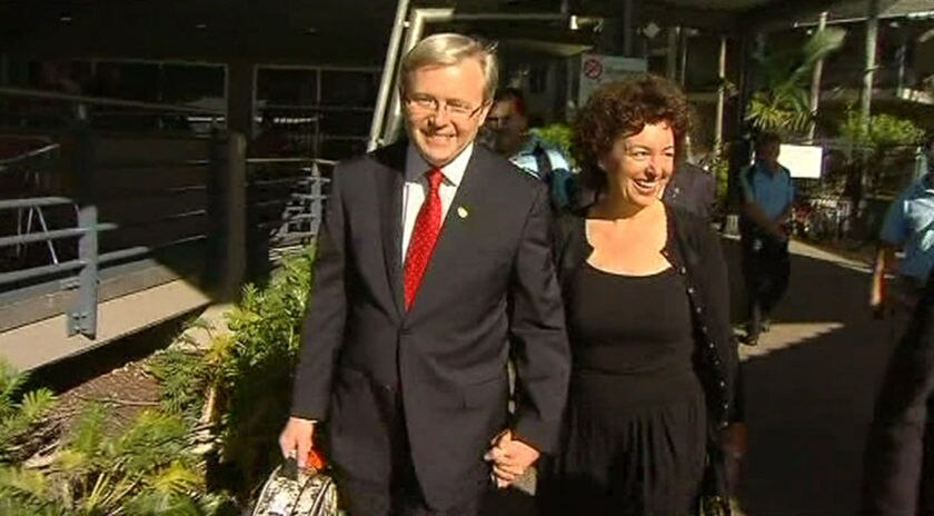 Recovering Rudd's phone wiped by wife - ABC News