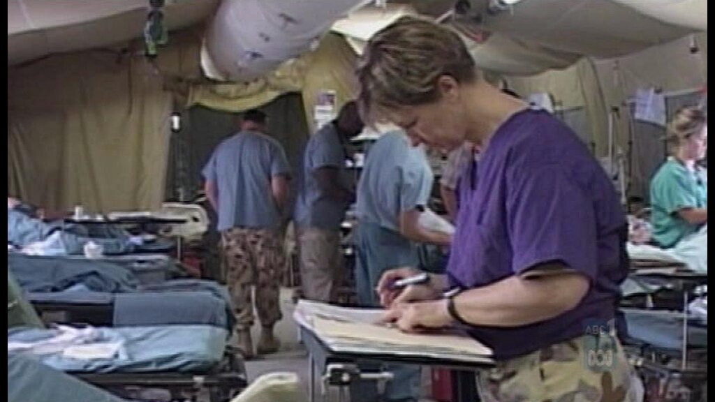 Army suffering from medic shortage - ABC News