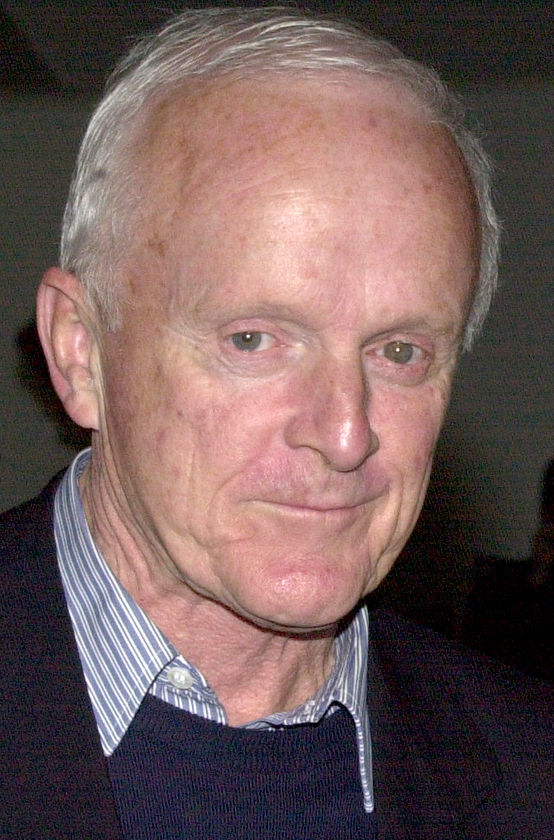 Tributes flow for former senator John Button - ABC News