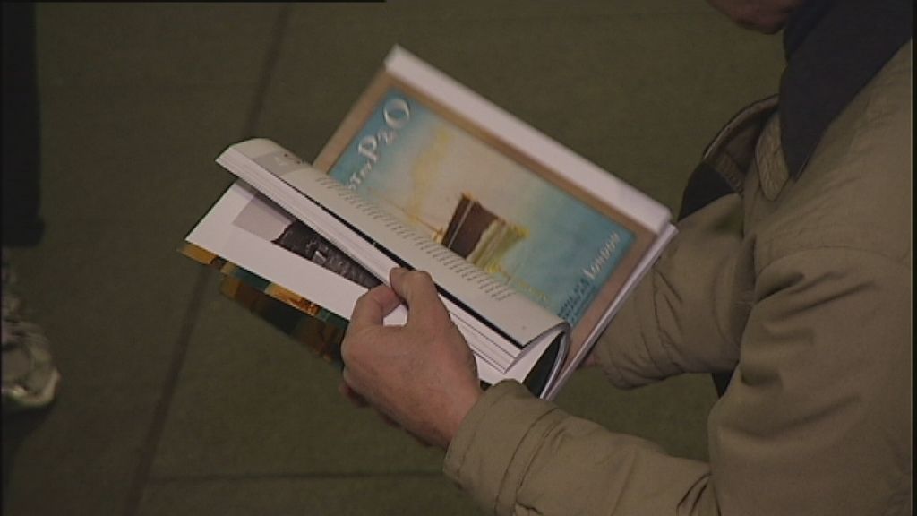 The footpath library is encouraging reading amongst the homeless in ...