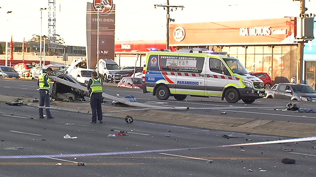 Fatal car crash in Melbourne - ABC News