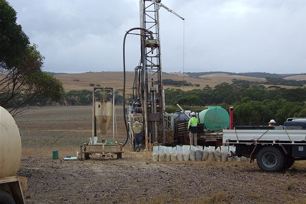 Graphite deposits open SA possibilities - ABC News